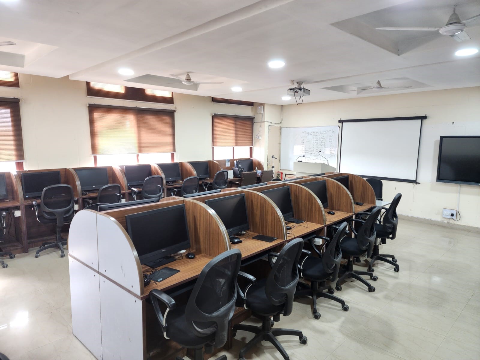 Laboratory Facilities | Punjab Engineering College, (Deemed to be ...